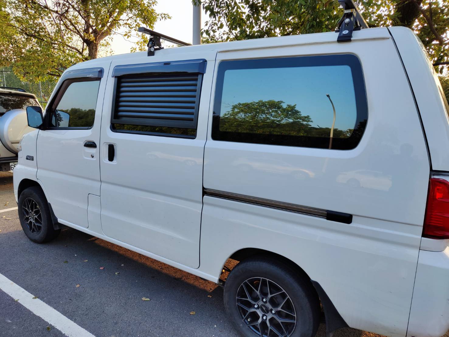 客製化車用百葉窗紀錄-菱利A180 - 好玩實驗室